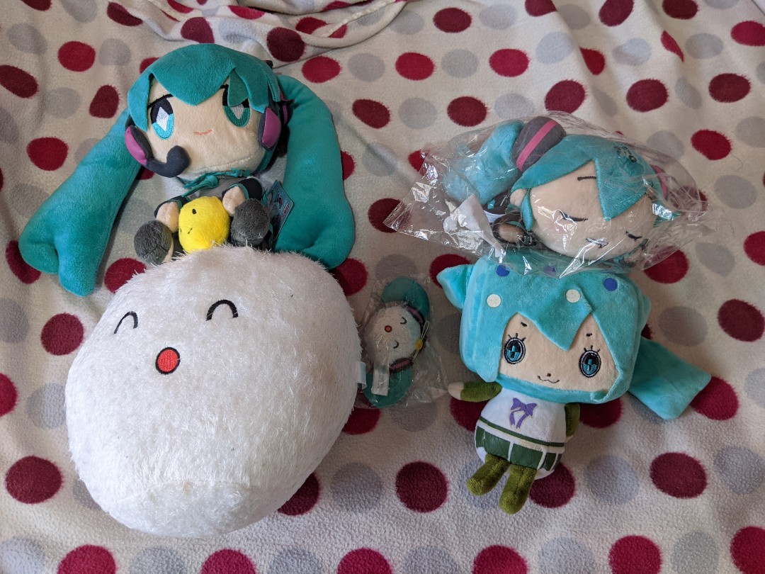Hatsune Miku bundle, Hobbies & Toys, Toys & Games on Carousell