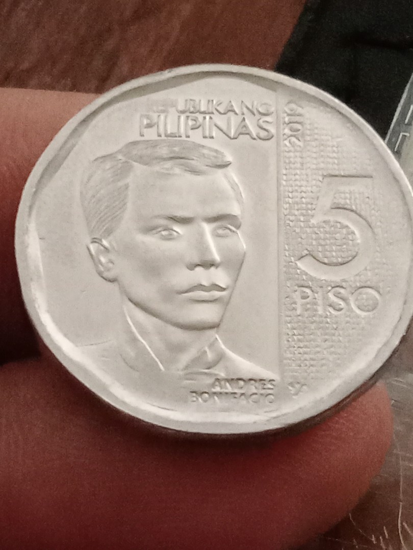 Nonagon.2019.error coin, Hobbies & Toys, Memorabilia & Collectibles ...