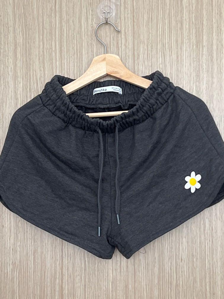 Bershaka short, Women's Fashion, Bottoms, Shorts on Carousell