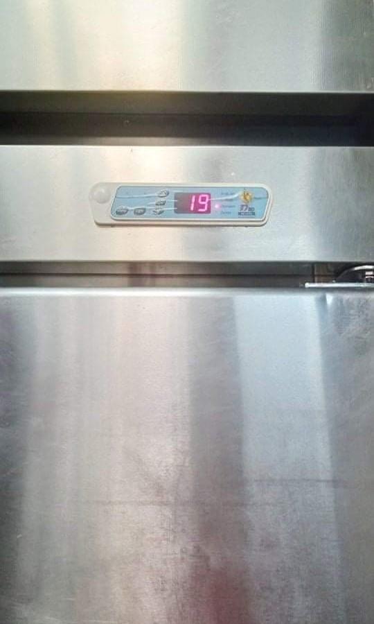 Chee Puck 2 Door Commercial Upright Chiller, TV & Home Appliances ...