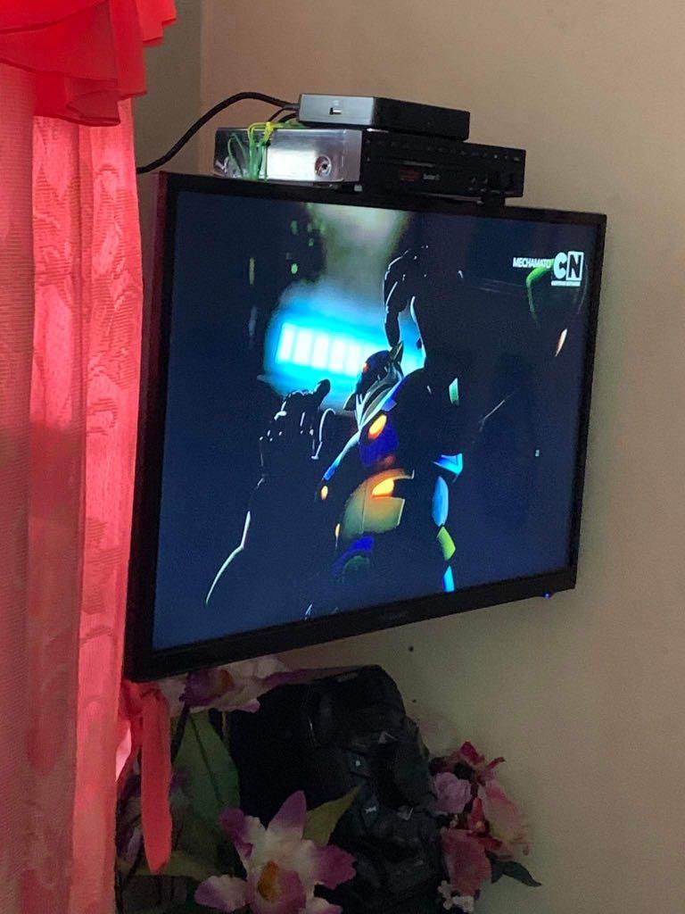 Devant 32 inch Led Tv, TV & Home Appliances, TV & Entertainment, TV on ...