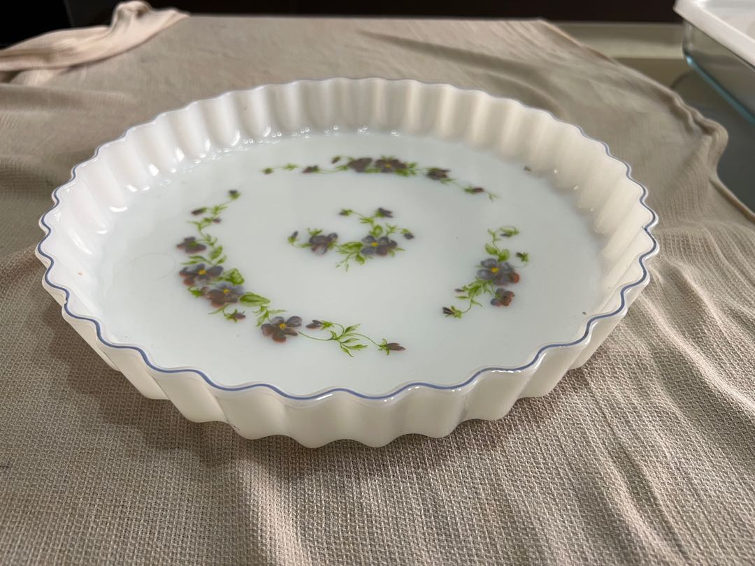 Pyrex serving dish, Furniture & Home Living, Kitchenware & Tableware ...