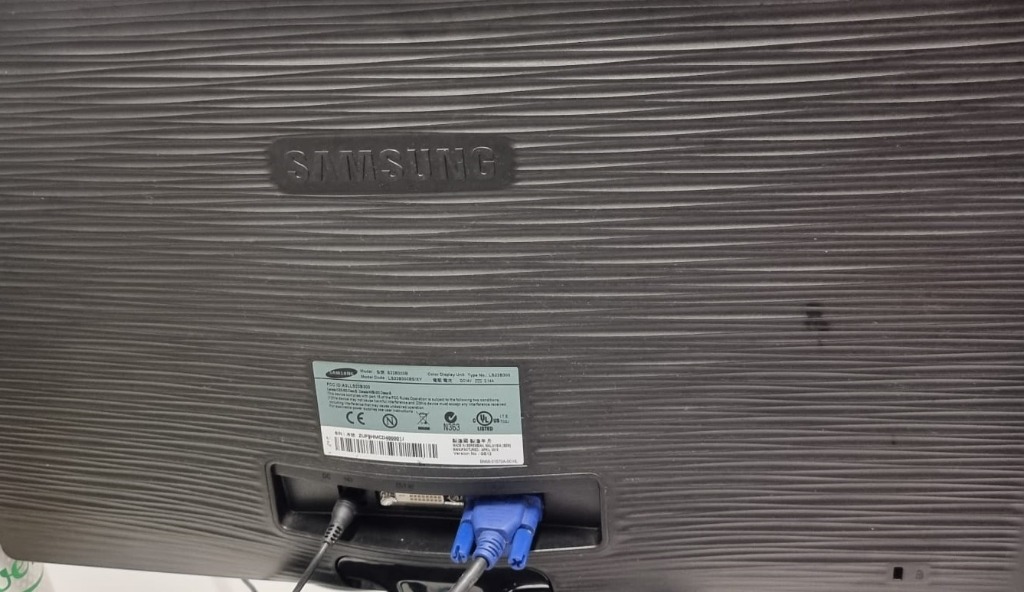 Samsung S22B300B 22" Class LED Monitor With MagicAngle (High Gloss ...