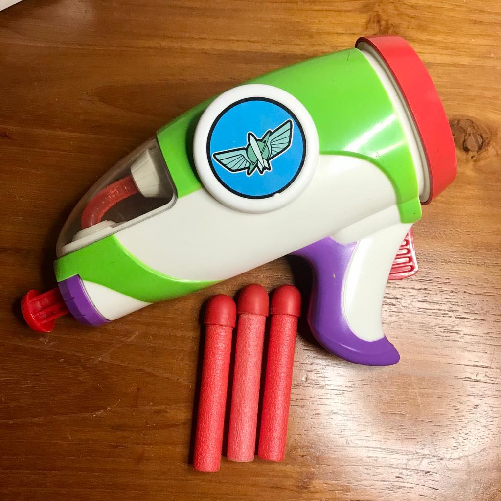 Toy story/ Buzz lightyear gun/ Disney Pixar / Mattel, Hobbies & Toys ...