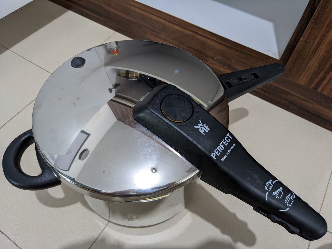 WMF pressure cooker - 6.5L, Furniture & Home Living, Kitchenware ...