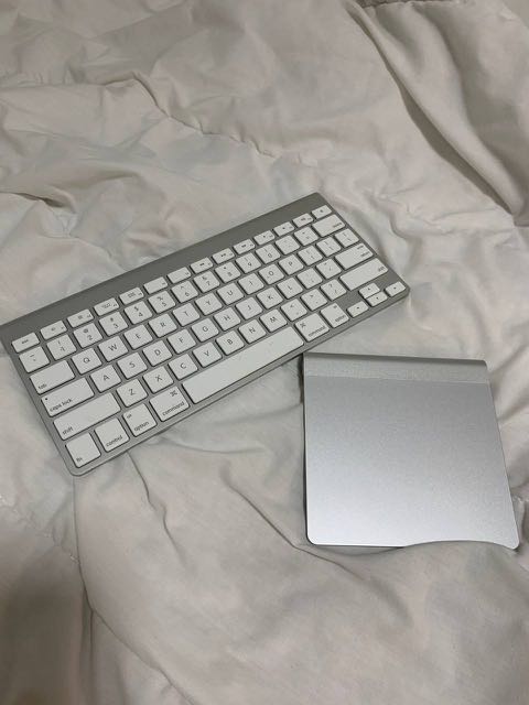 Apple Magic Keyboard Gen 1, Trackpad & Mouse, Computers & Tech, Parts ...