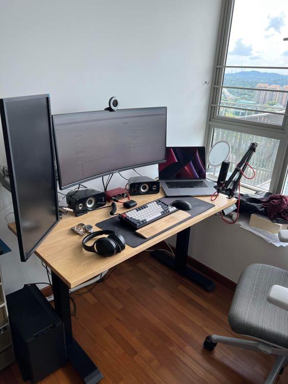 Armaggeddon Automatic T1 Gaming Table Motorized Height adjustment Dual ...