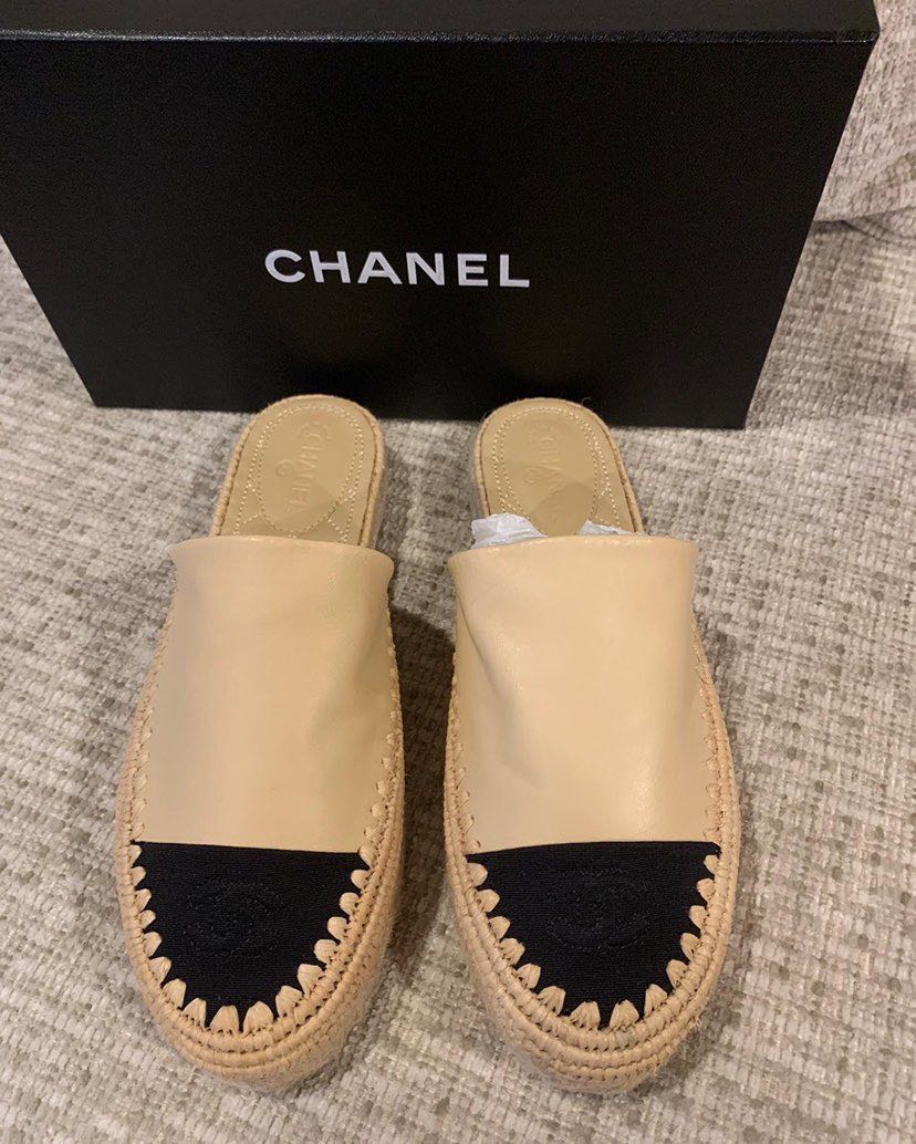 Chanel Mules, Women's Fashion, Footwear, Flats & Sandals on Carousell