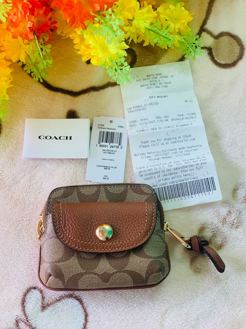 Coach card wallet, Women's Fashion, Bags & Wallets, Wallets & Card ...