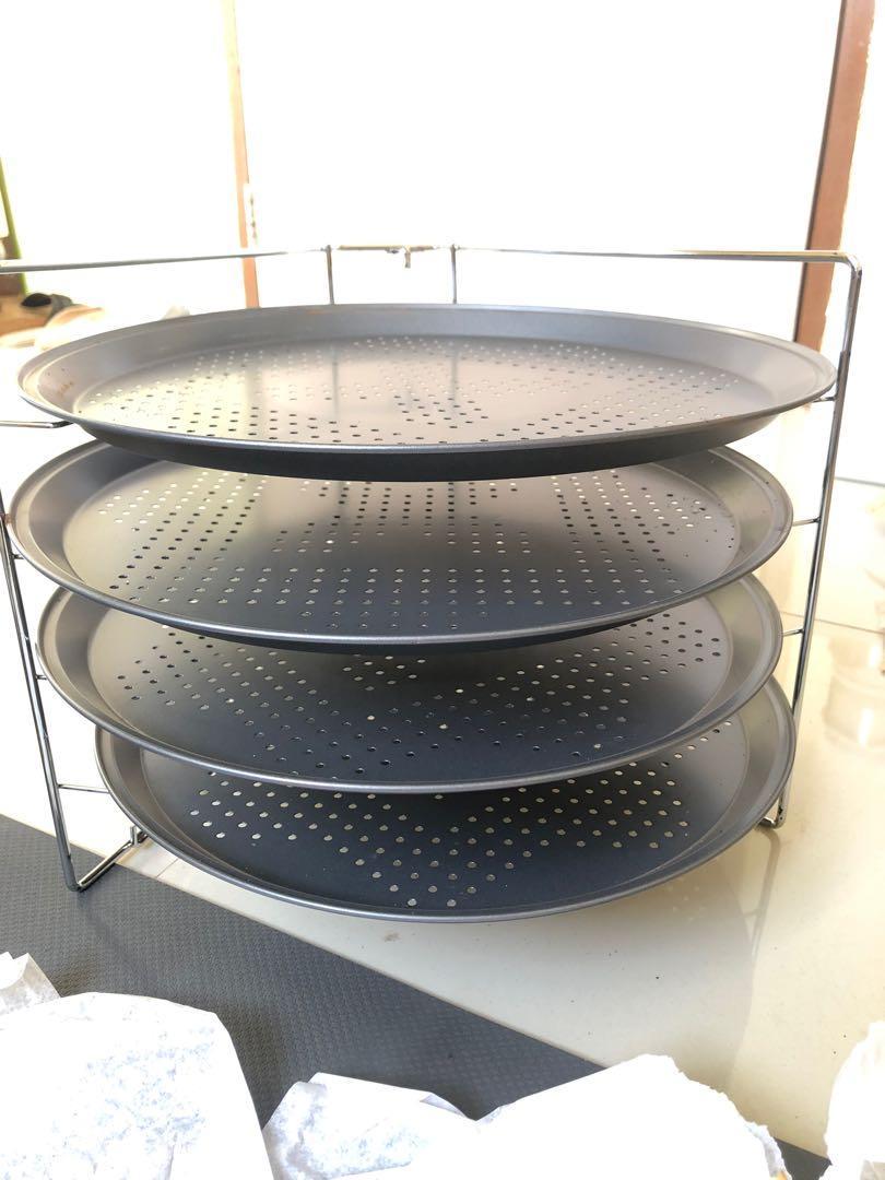 Crofton Metal Pizza Stand, Furniture & Home Living, Kitchenware ...