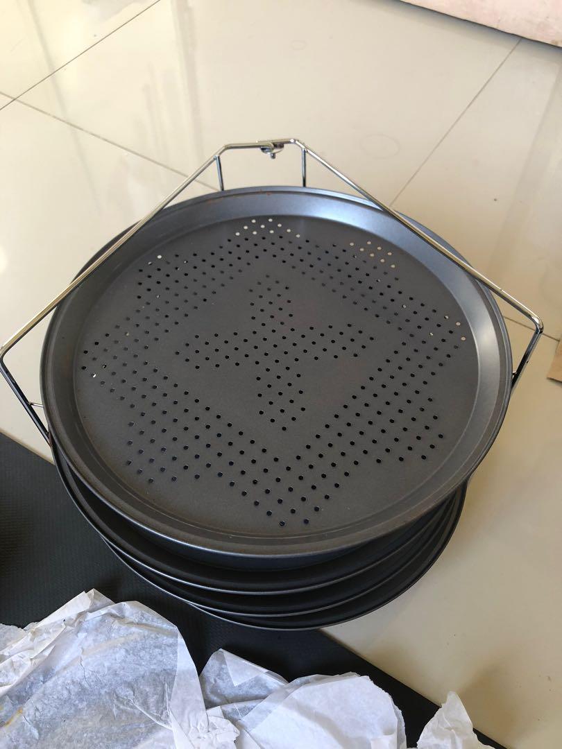 Crofton Metal Pizza Stand, Furniture & Home Living, Kitchenware ...