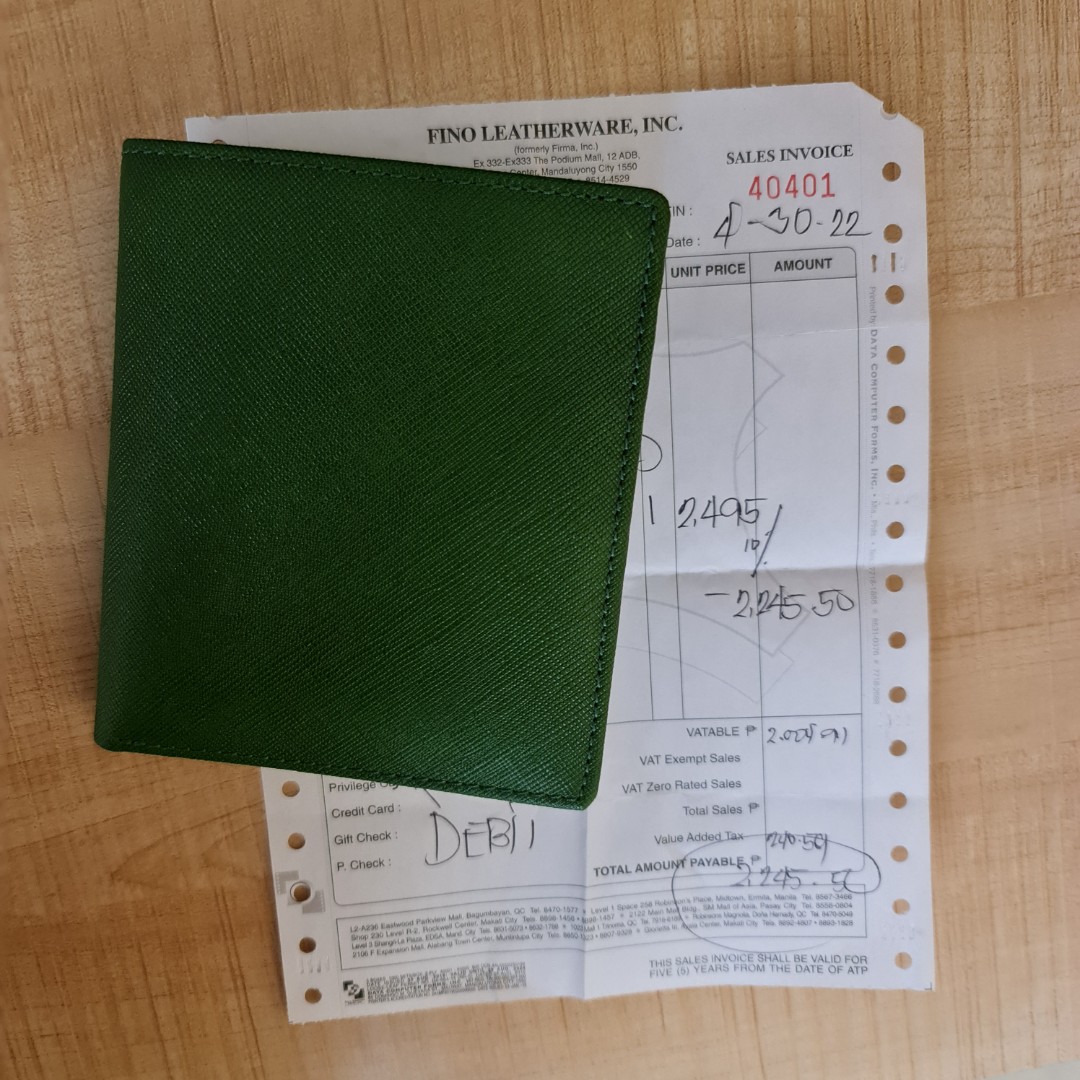 Fino Leatherware Bi-fold Green Wallet, Luxury, Bags & Wallets on Carousell