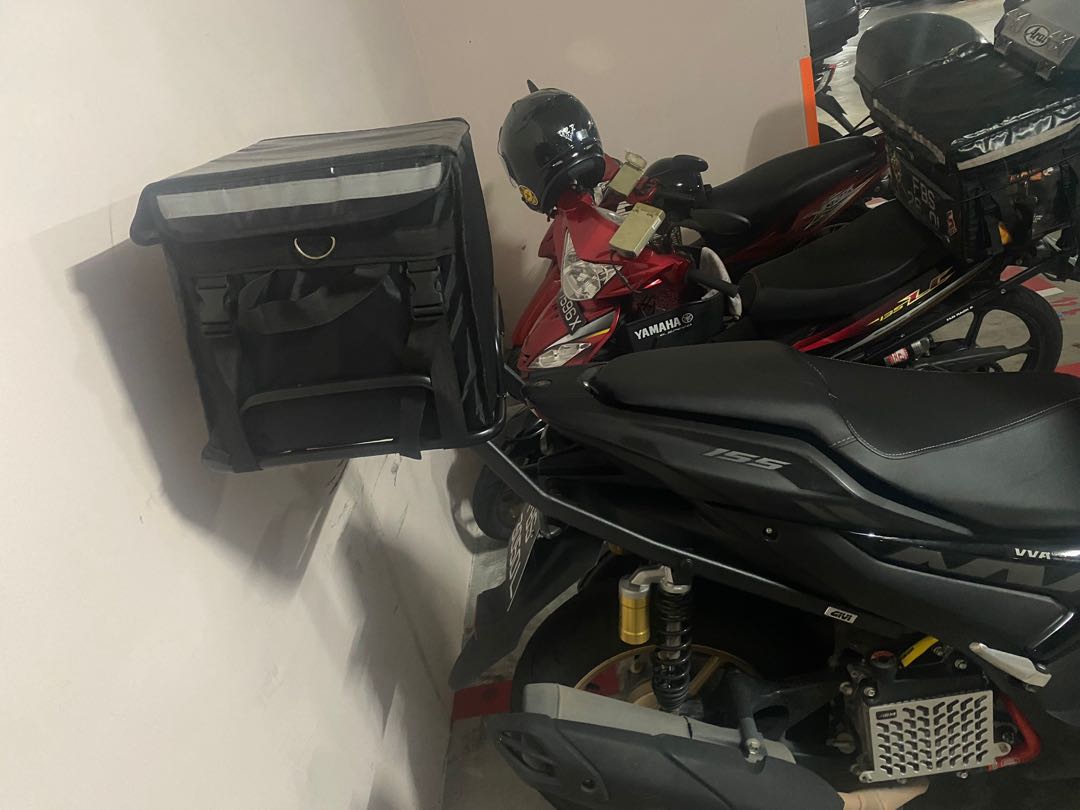 Givi rack Aerox V2, Motorcycles, Motorcycle Accessories on Carousell