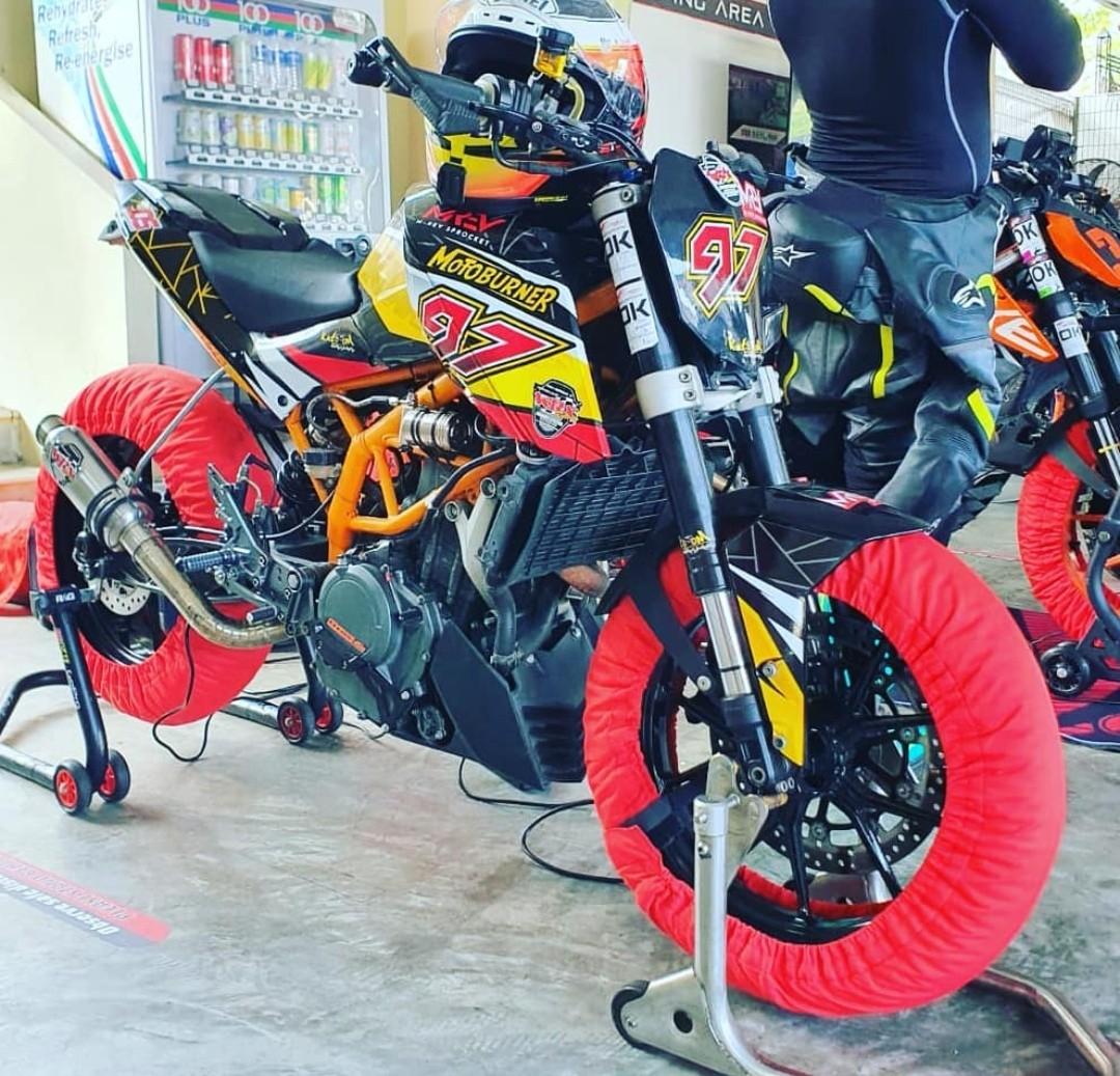 Ktm duke rc 200 390 suspension JDS Ohlins, Motorcycles, Motorcycle Accessories on Carousell