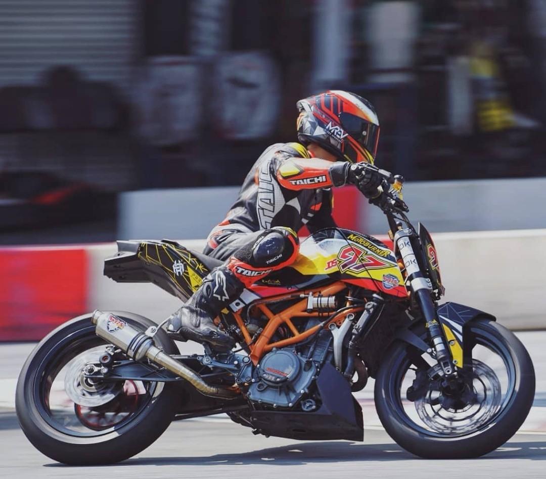 Ktm duke rc 200 390 suspension JDS Ohlins, Motorcycles, Motorcycle Accessories on Carousell