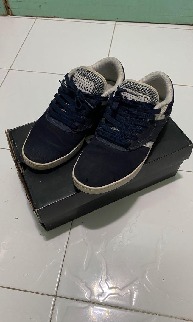 Original DC shoes with extra lace, Men's Fashion, Footwear, Sneakers on ...