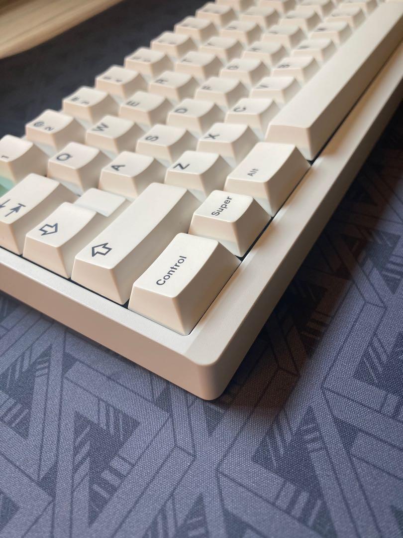 Parallel Portal with Alpacas Custom Mechanical Keyboard, Computers ...