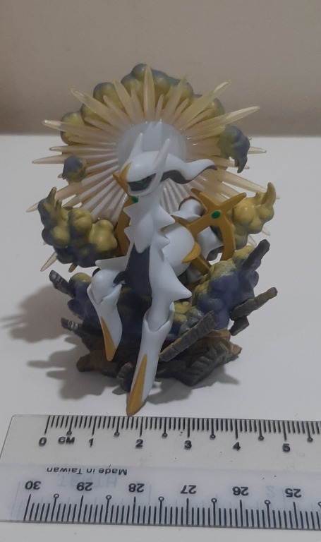 Pokemon TCG Arceus V mini figure (from Arceus V Figure Collection Box ...