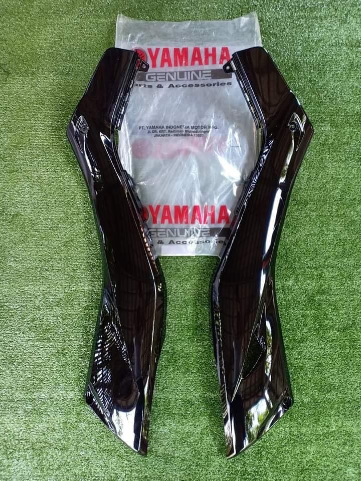 Xmax long side panel black glossy original Yamaha, Motorcycles ...