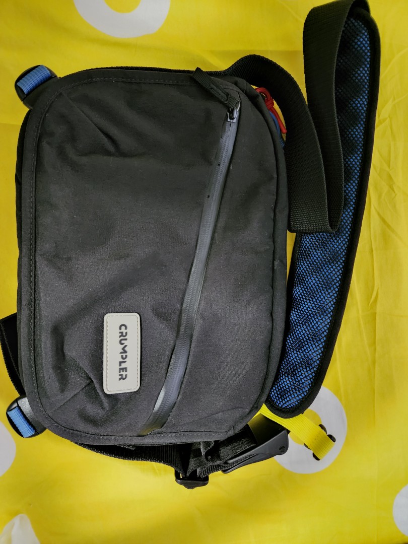 Crumpler Billy Adventure Messenger Bag, Men's Fashion, Bags, Sling Bags ...