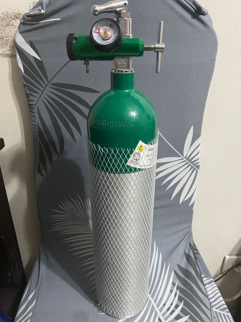 Oxygen tank, Health & Nutrition, Medical Supplies & Tools on Carousell