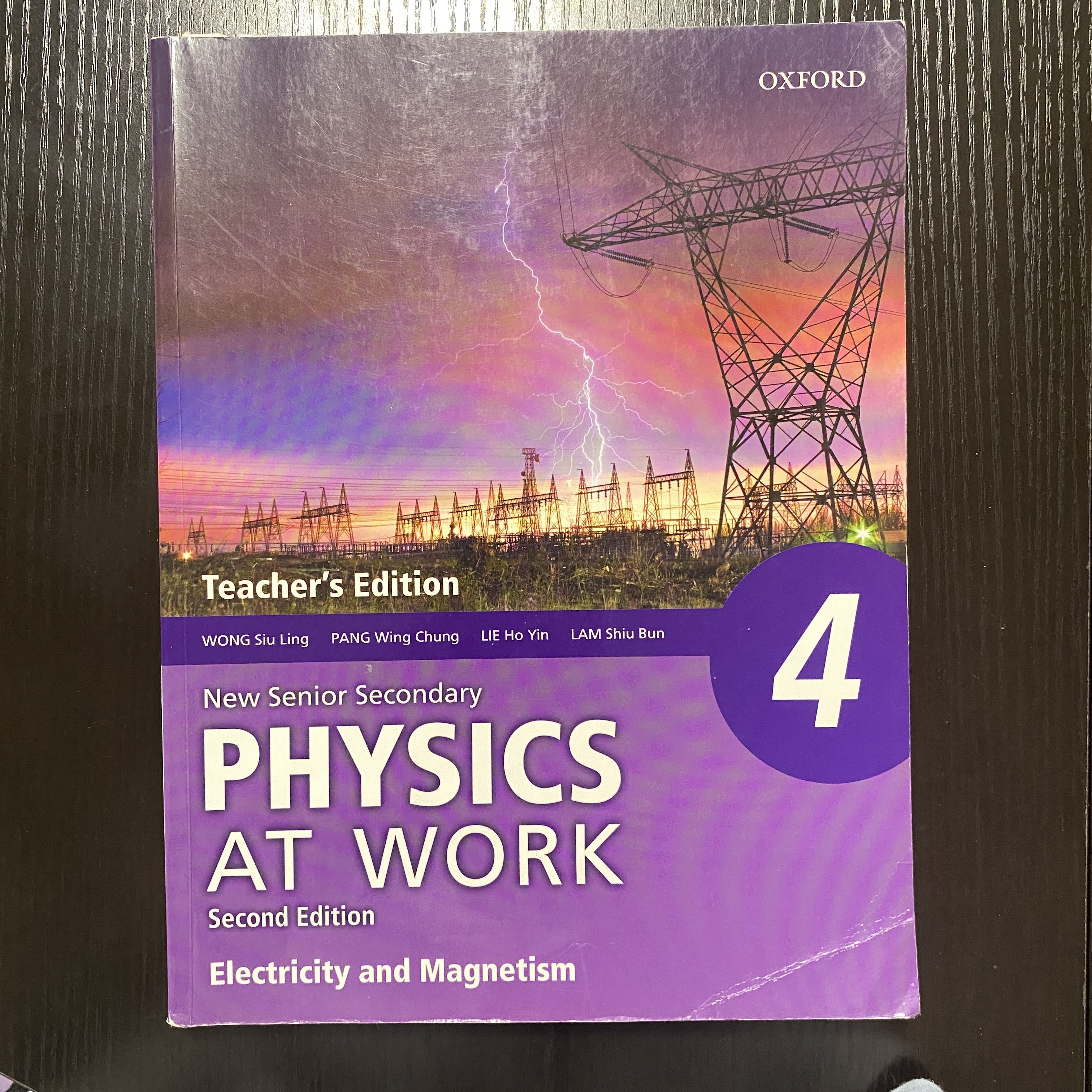 Physics at Work Book 4 教師版, 興趣及遊戲, 書本 & 文具, 教科書 - Carousell