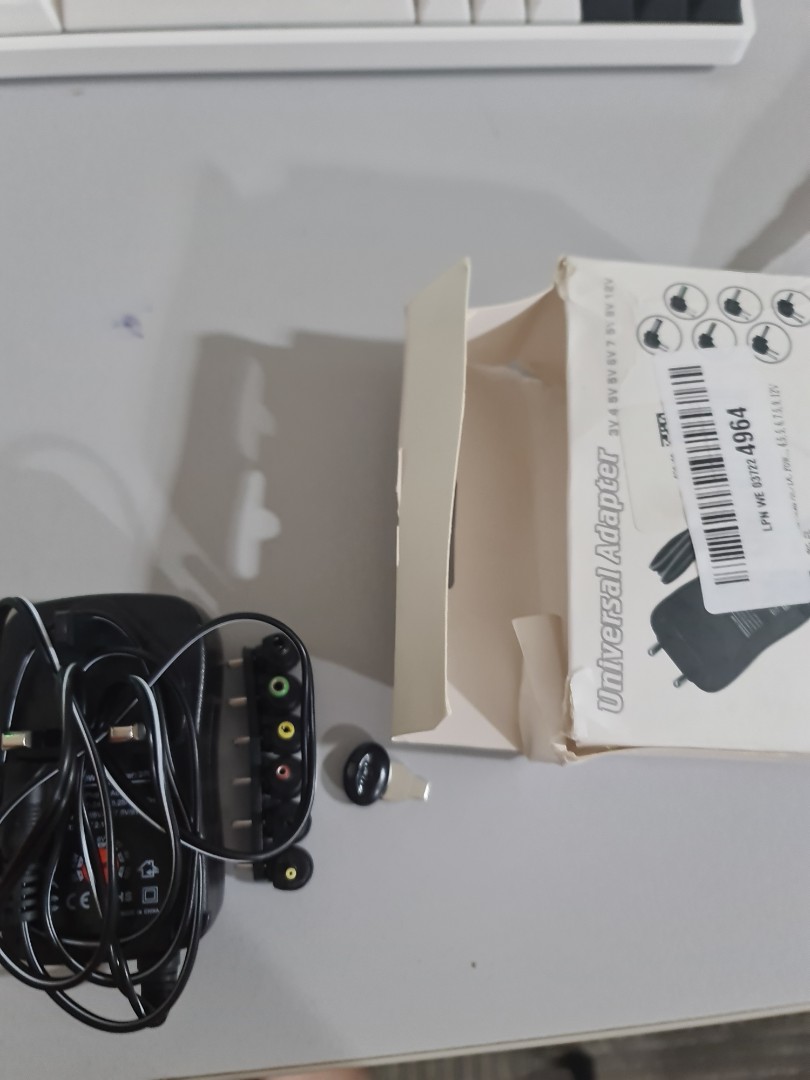 Universal adaptor, Computers & Tech, Parts & Accessories, Cables ...