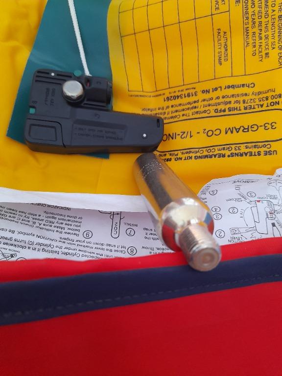 USCG approved type V recreational inflatable PFD, Sports Equipment ...