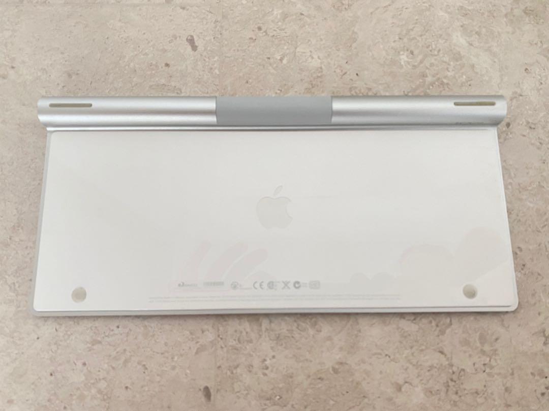 Apple Magic Keyboard (Gen 1) - Wireless, 2x AA batteries, Computers ...
