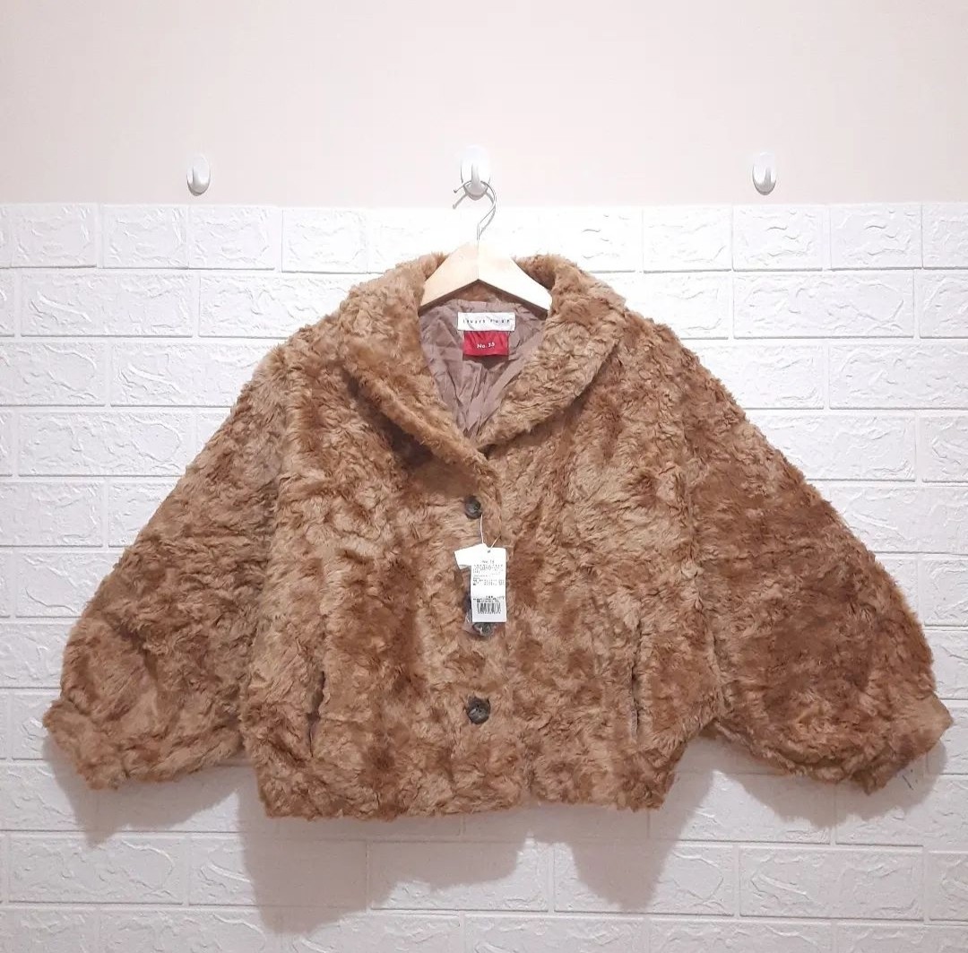 Jaket Bulu Lowrys Farm NEW, Fesyen Wanita, Pakaian Wanita, Baju Luaran ...