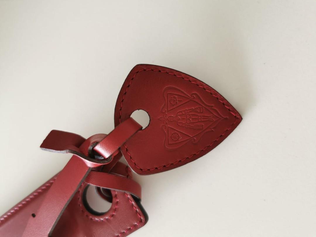 Gucci bookmark, Luxury, Accessories on Carousell