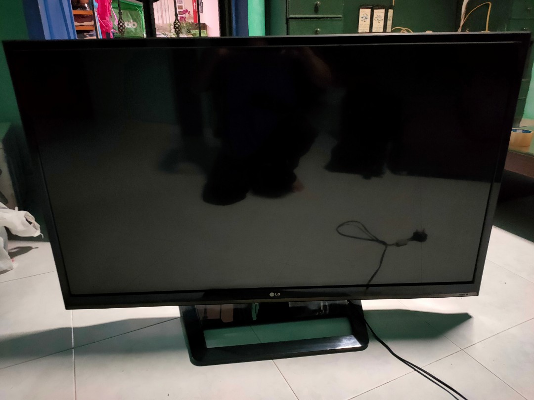 LG smart tv 47inch, TV & Home Appliances, TV & Entertainment, TV on ...