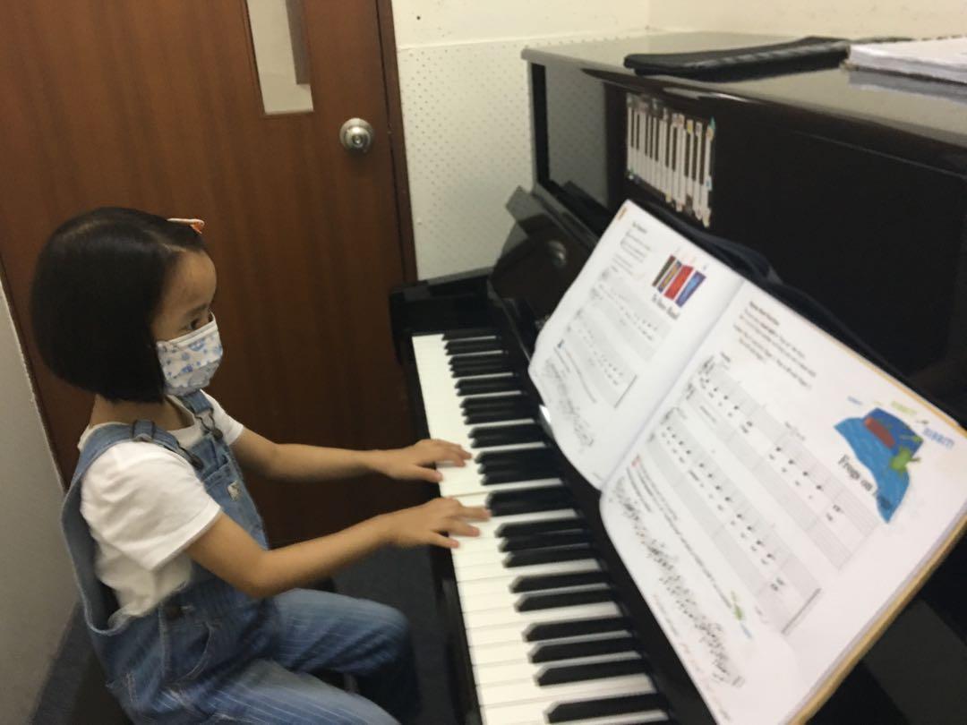 Piano Lesson 1 to 1.All grades from beginners to Grade 8,include theory ...