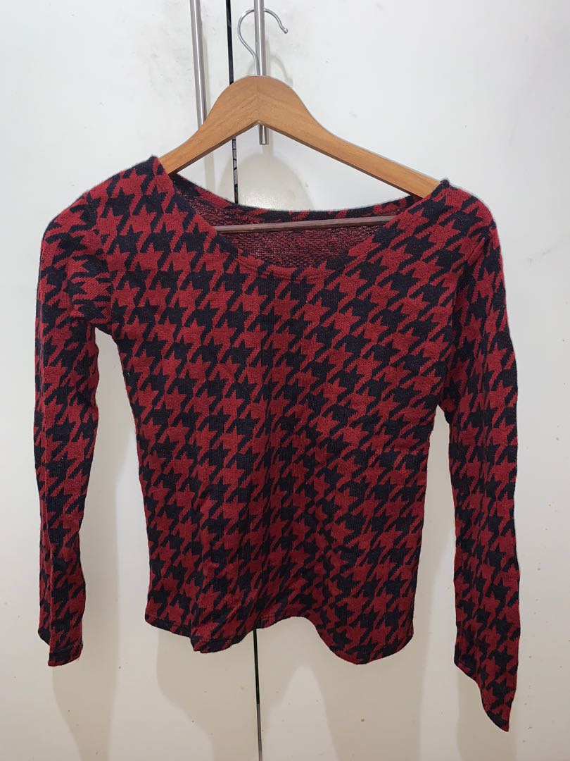 Red black Blouse, Women's Fashion, Tops, Blouses on Carousell
