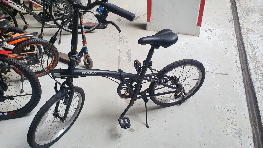 Tilt 100 20in Folding Bike - Comes with seat cover, saddle, stand, lock ...