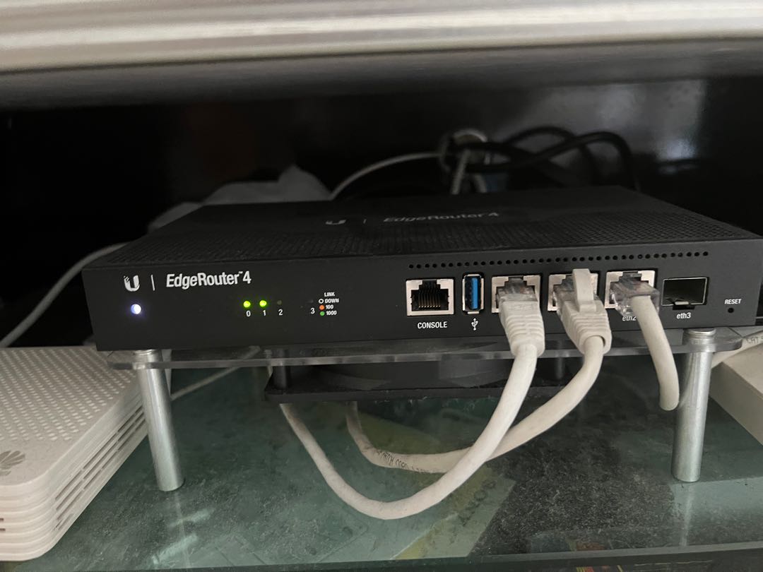 Ubiquiti Edgerouter 4, 電腦＆科技, 電腦周邊及配件, Wifi及上網相關產品 - Carousell