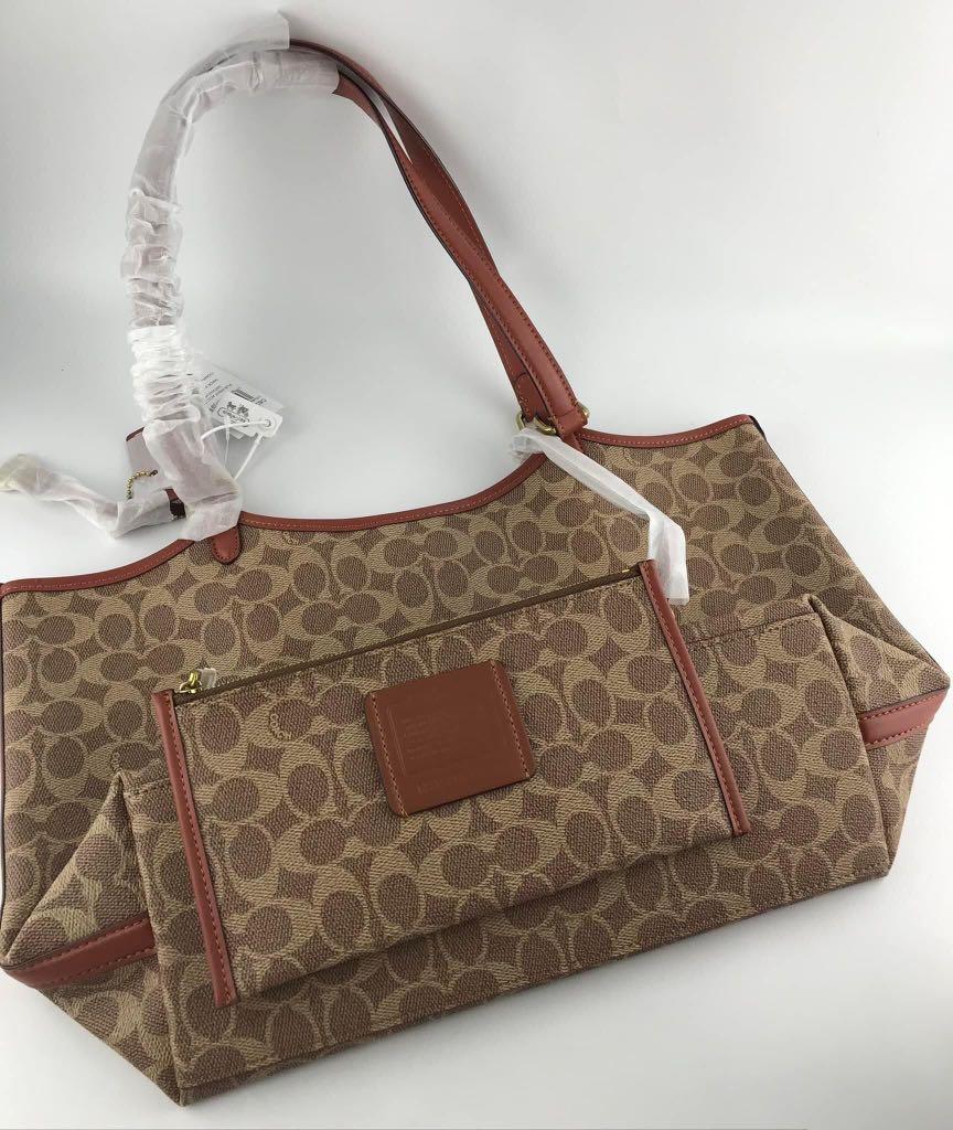 Coach Day Tote in Signature Canvas, Women's Fashion, Bags & Wallets ...
