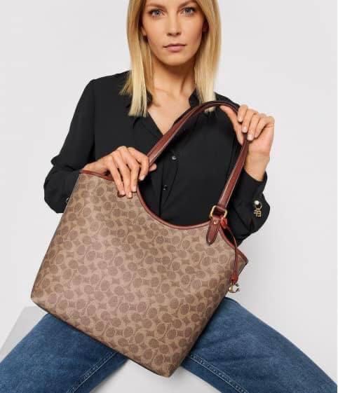 Coach Day Tote in Signature Canvas, Women's Fashion, Bags & Wallets ...
