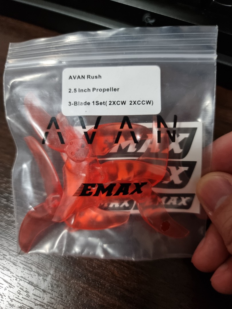 Emax Avan Rush 2.5" tri props, Hobbies & Toys, Toys & Games on Carousell