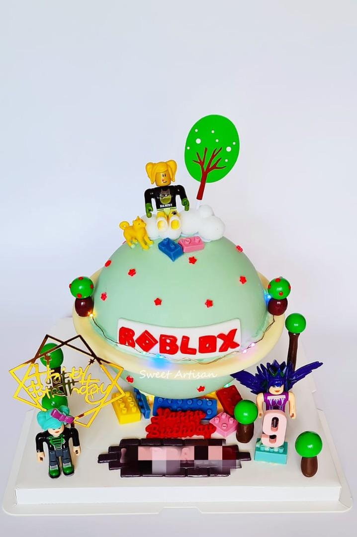 Roblox pinata cake, Food & Drinks, Homemade Bakes on Carousell