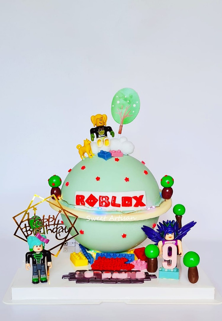 Roblox pinata cake, Food & Drinks, Homemade Bakes on Carousell
