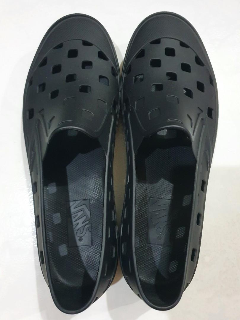 Vans Trek Slip On, Women's Fashion, Footwear, Sneakers on Carousell