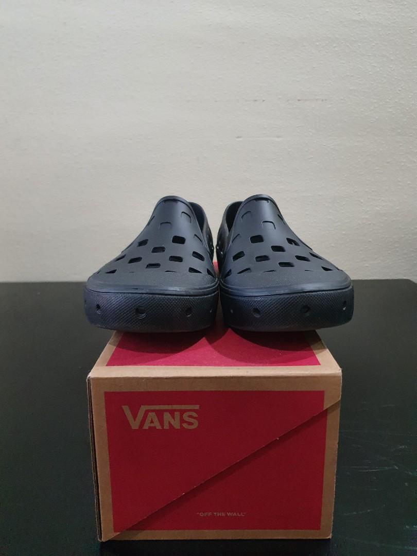 Vans Trek Slip On, Women's Fashion, Footwear, Sneakers on Carousell