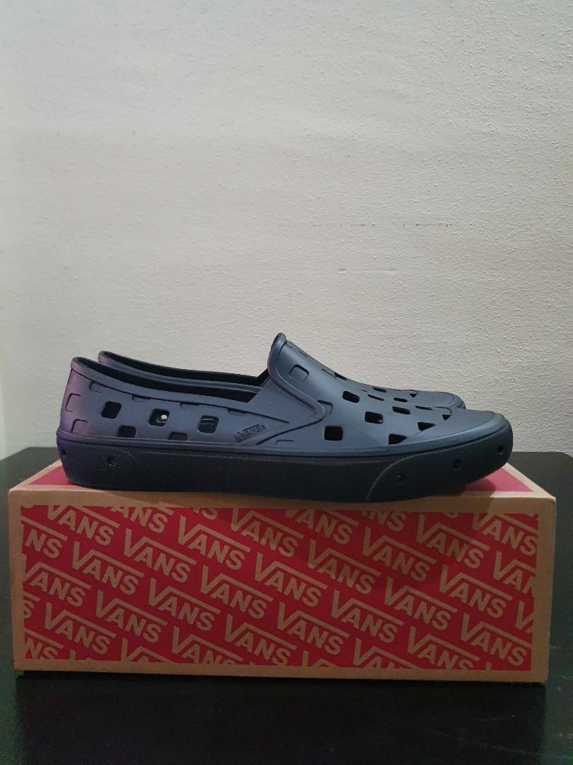 Vans Trek Slip On, Women's Fashion, Footwear, Sneakers on Carousell