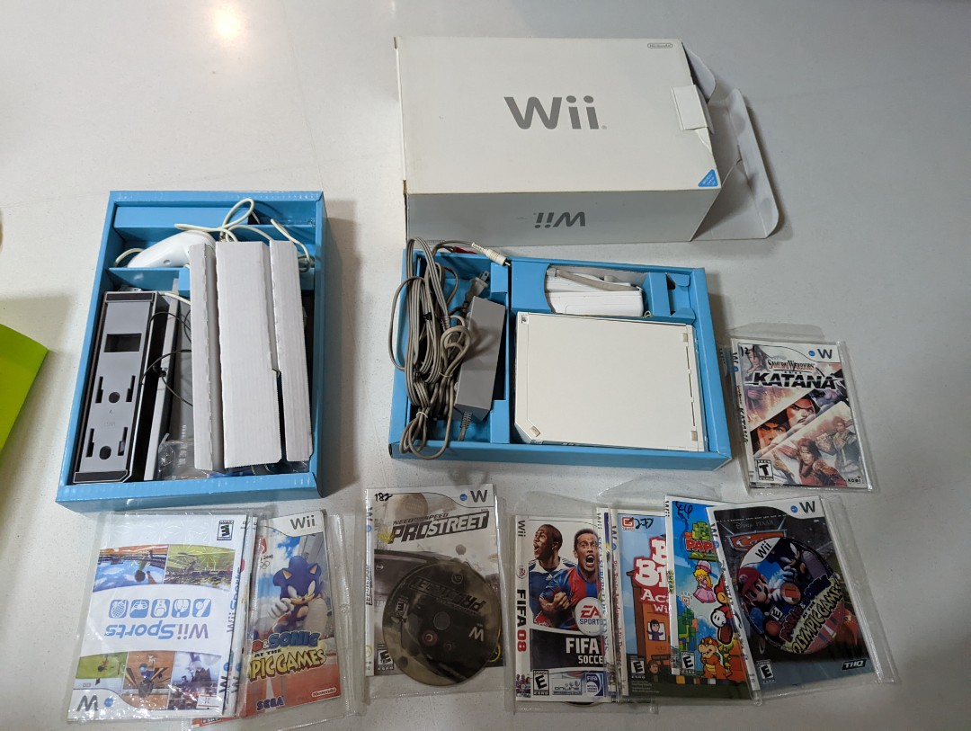 Wii switch modified clean boxed nice condition with all manuals etc ...