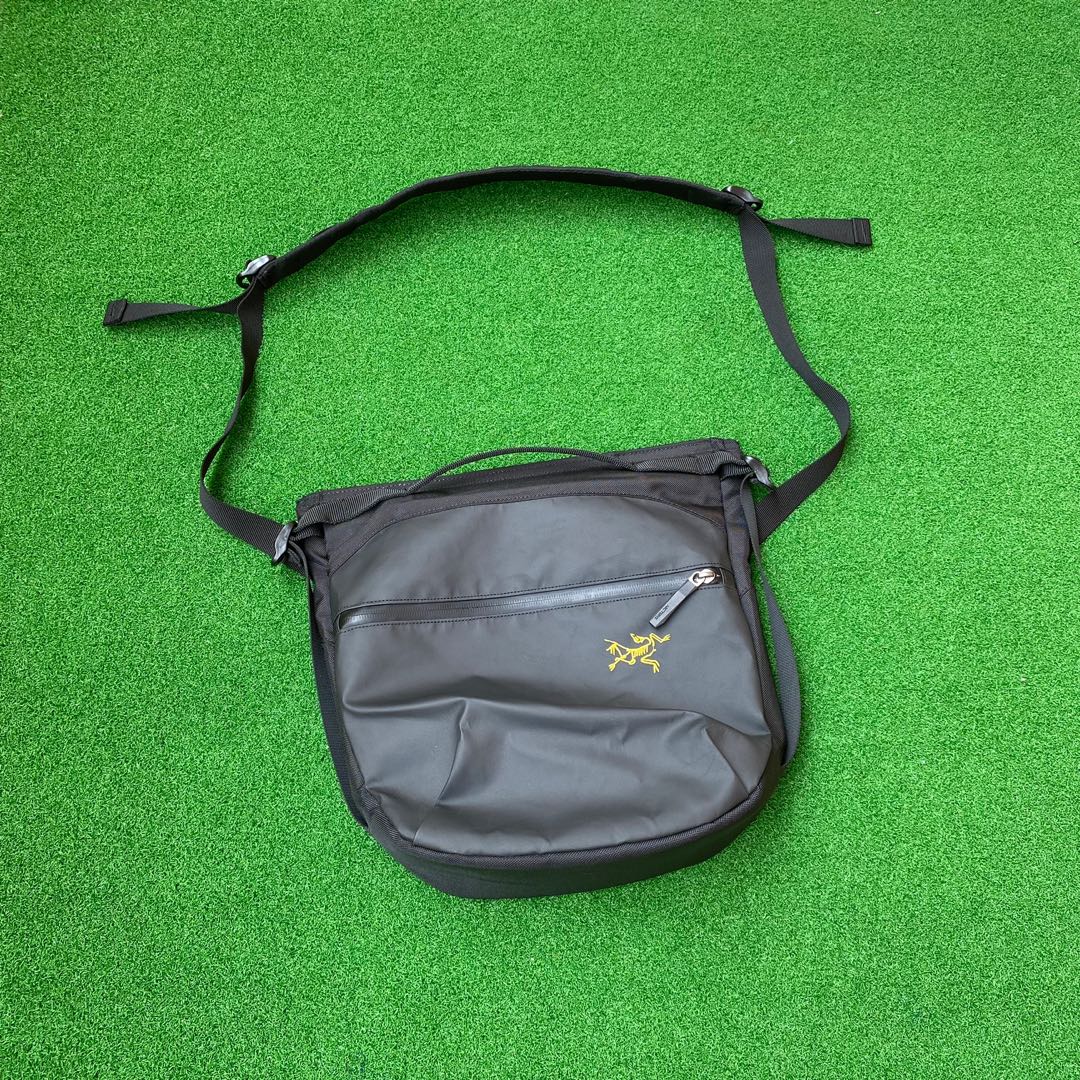 Arc’Teryx - Arro 8 Shoulder Bag, Men's Fashion, Activewear on Carousell
