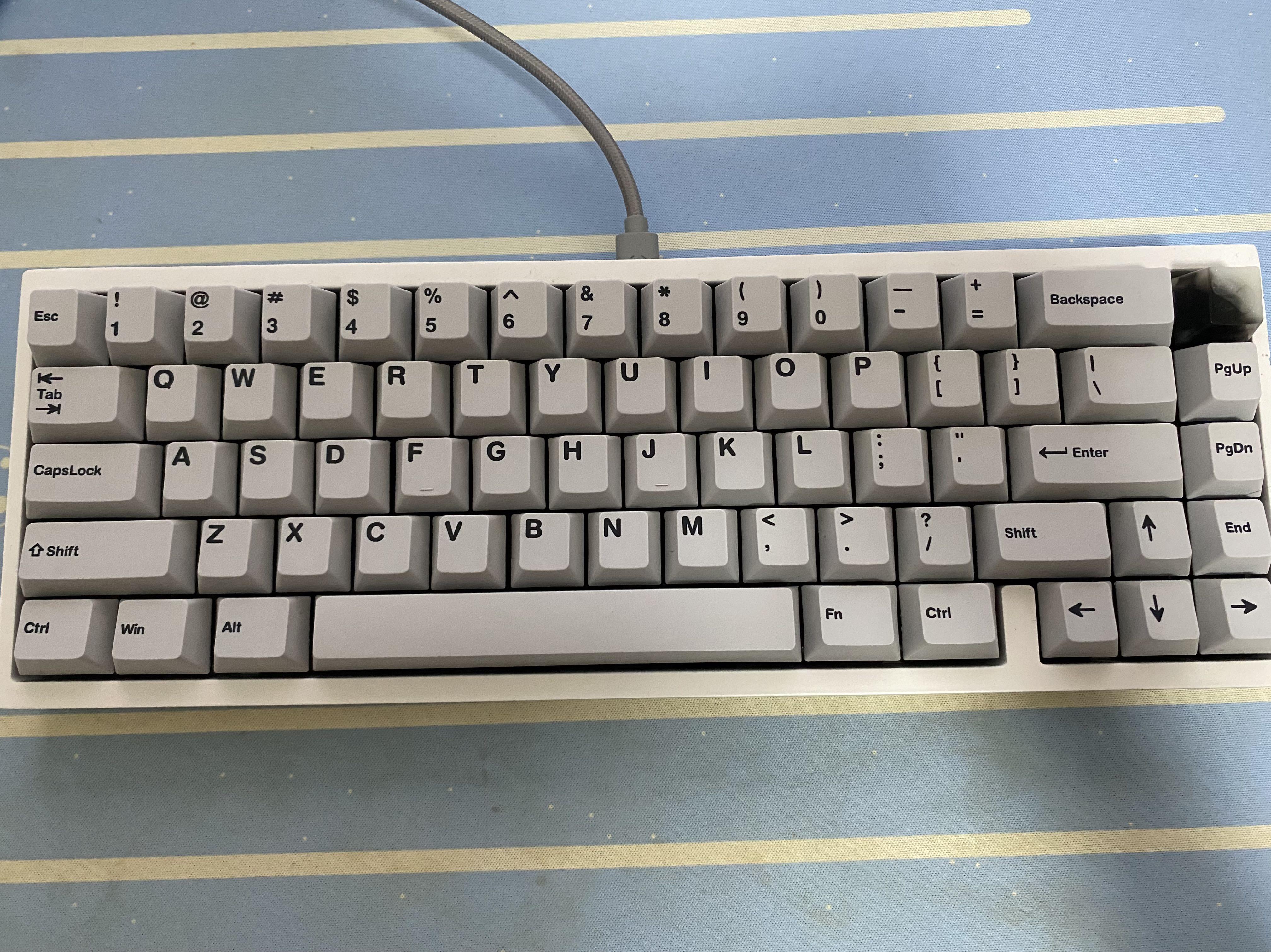 Bakeneko 65% | Barebones kit w Clip in Cherry Stabs, Computers & Tech ...