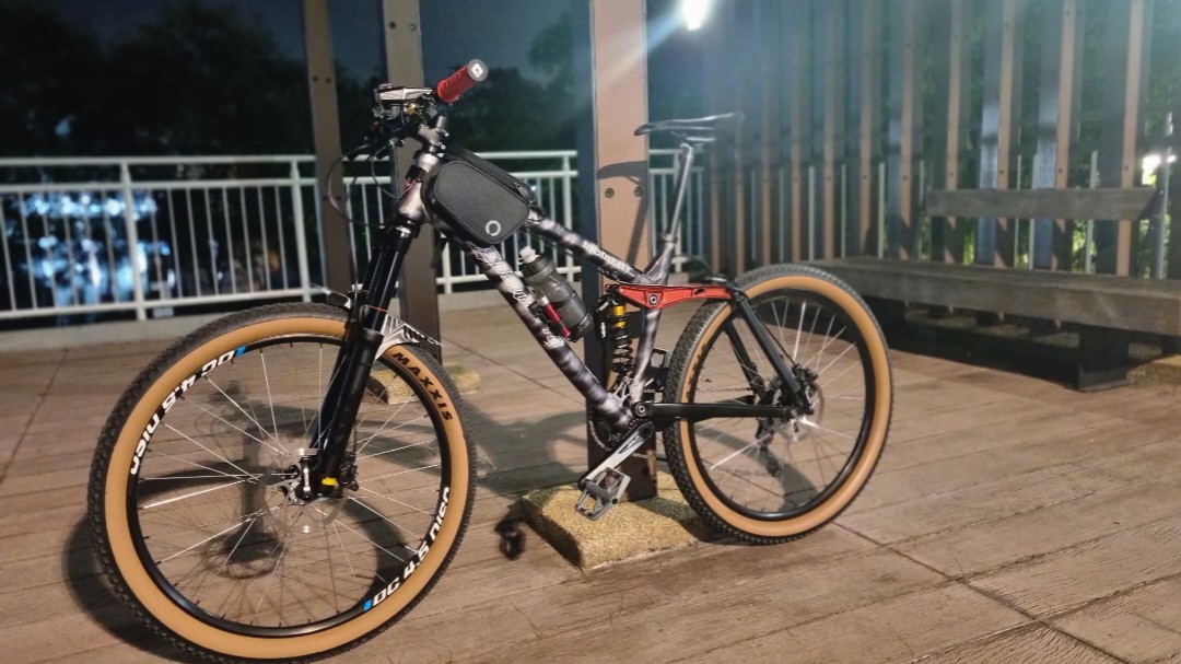 Ellsworth Moment sst2 full suspension build, Sports Equipment, Bicycles ...