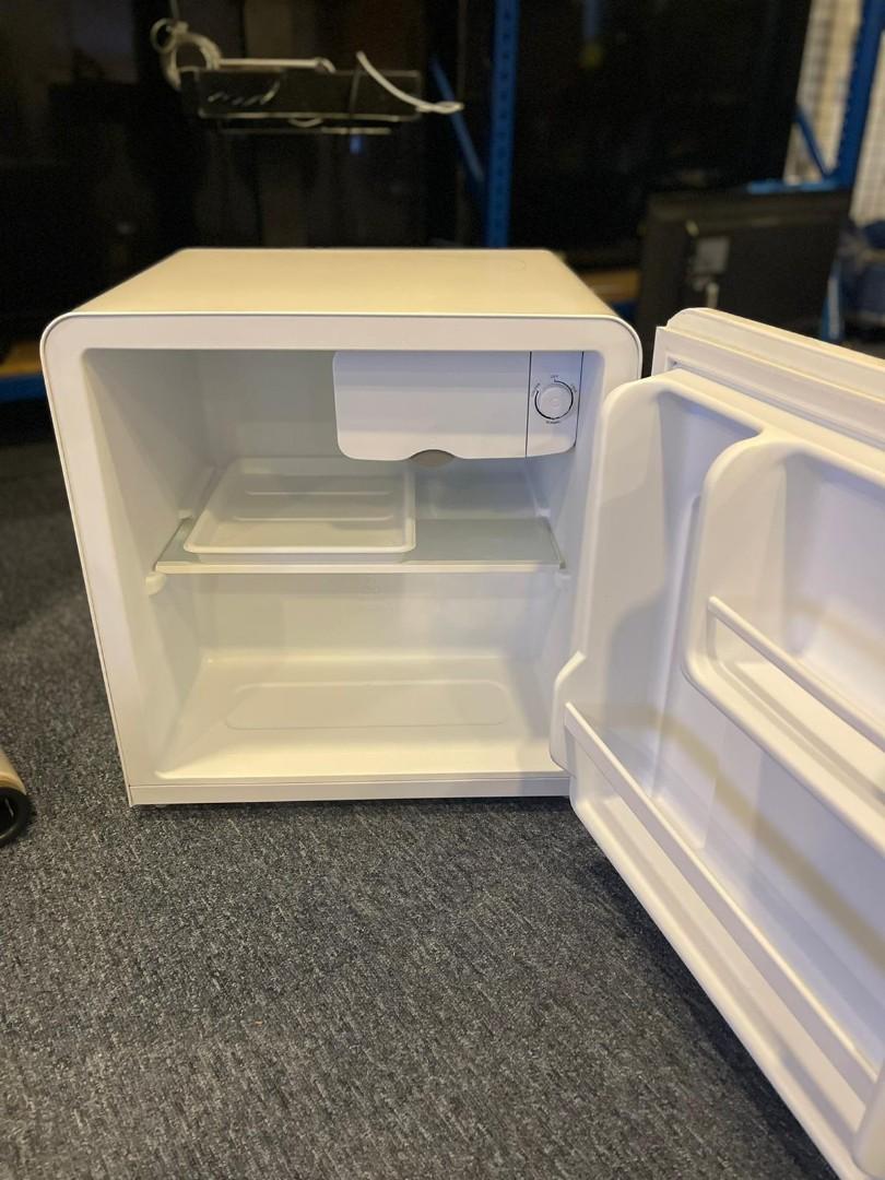 MIDEA MDRD86FGD01-SG BAR FRIDGE (47L ) Display set, TV & Home ...