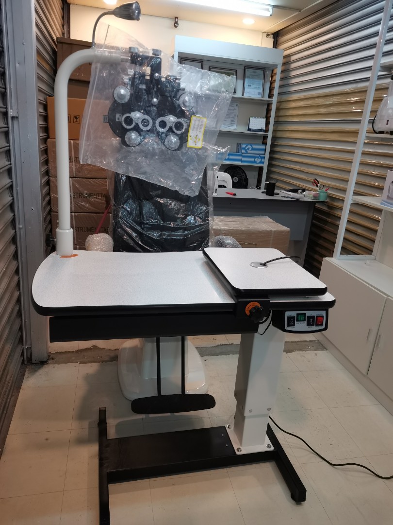 Ophthalmic table and chair with phoropter head, Health & Nutrition ...